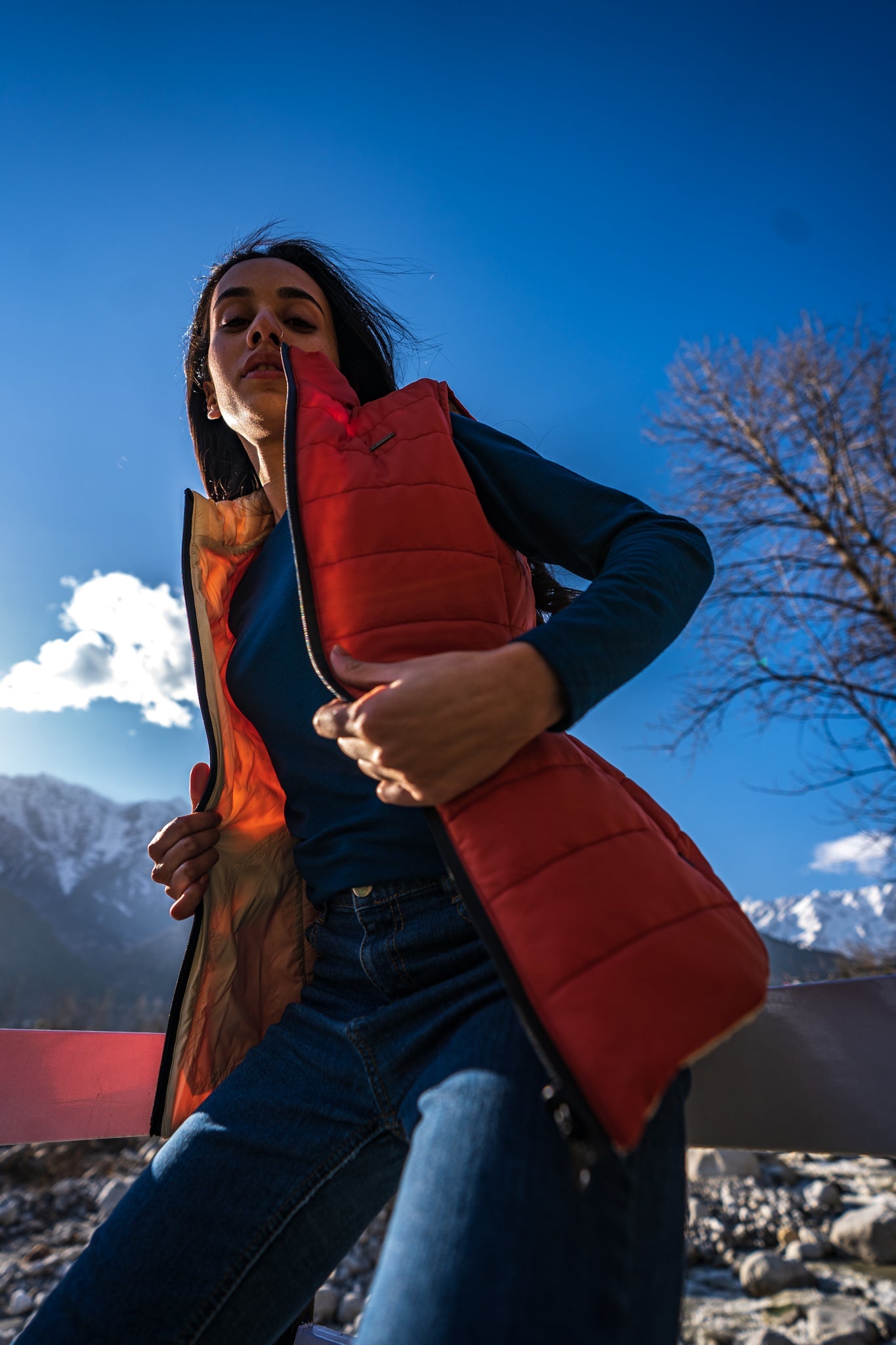 Smart Winter Jackets for Digital Nomads: Heated, Tech-Enabled Coats for Comfort in Cold Countries